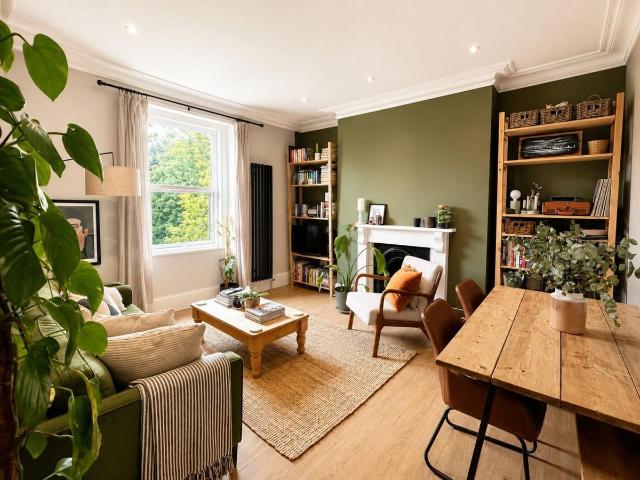 Belvedere Road, Crystal Palace, London SE19, 2 bed flat to rent, £2,000 pcm | PrimeLocation
