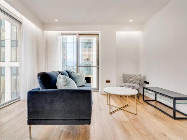 Belvedere Road, London, SE1 1 bed apartment to rent £3,850 pcm £888 pw