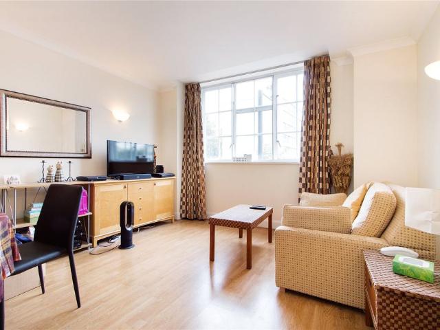 Belvedere Road, London, SE1 7GB