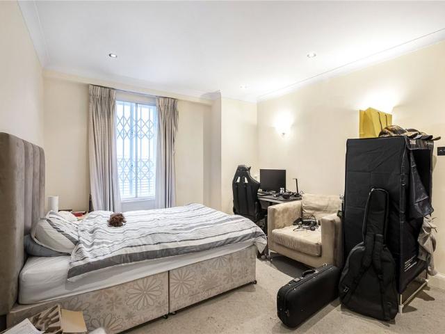 Belvedere Road, London, SE1 7GF