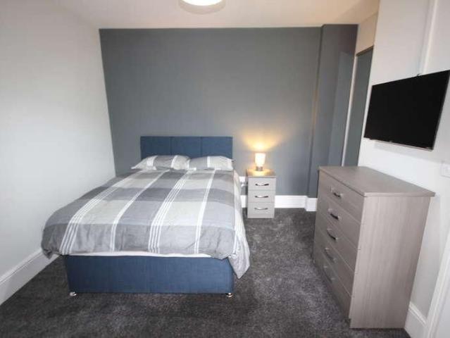 Belvedere Road, Staffordshire, Burton Upon Trent, DE13