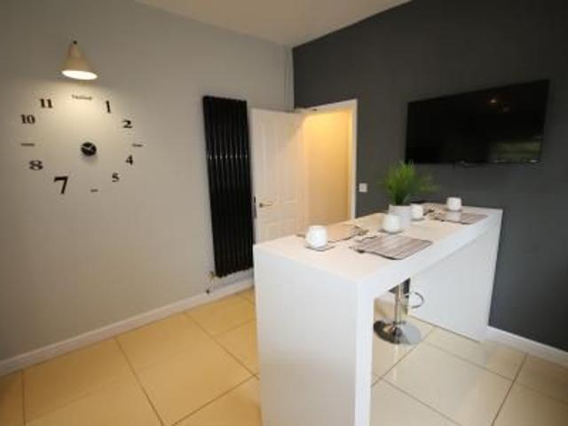 Belvedere Road, Staffordshire, Burton upon Trent, DE13