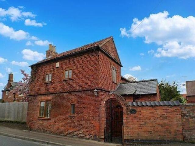 Belvoir Road, Bottesford, 2 Bedroom Cottage