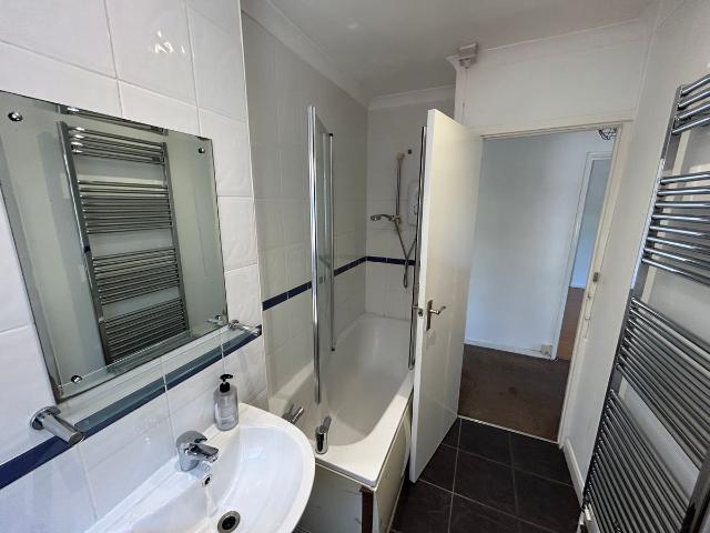Belvue Close, Northolt UB5, 2 bed flat to rent, £1,850 pcm | PrimeLocation