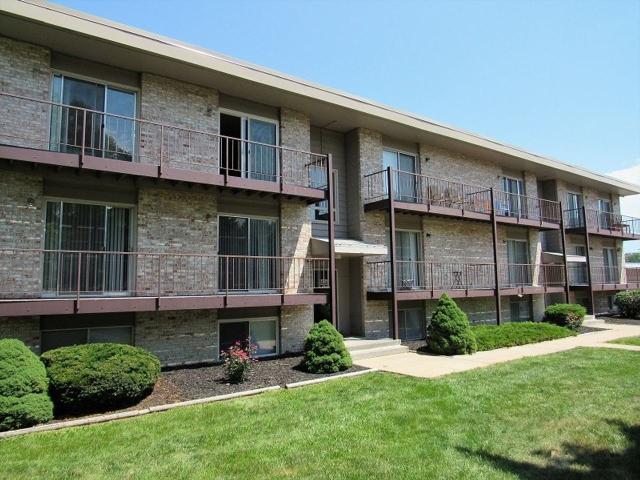 Bel Court Apartments 2 Bedroom Apartment for Rent at 2306 Village Ct, Omaha, NE 68144