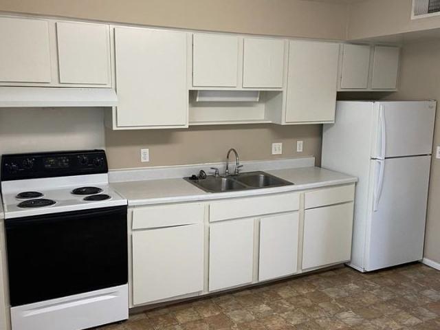 Bel Court Apartments Studio Apartment for Rent at 2306 Village Ct, Omaha, NE 68144