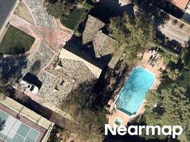 Bel Air Dr