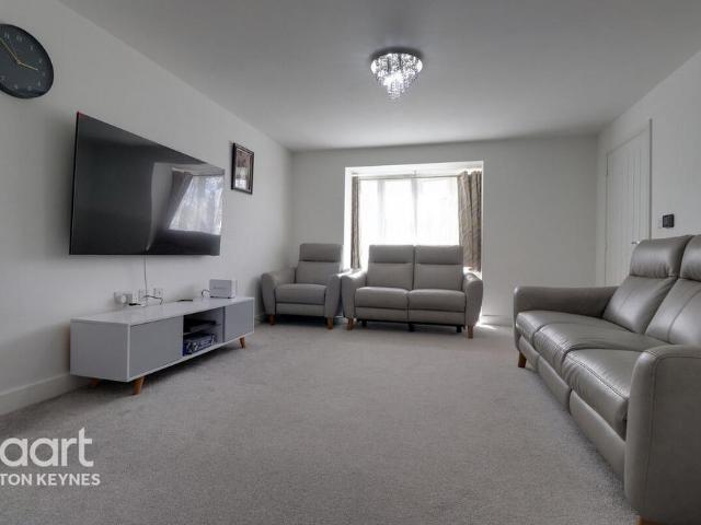 Bel Air Grove, Glebe Farm 4 bed detached house to rent £2,250 pcm £519 pw