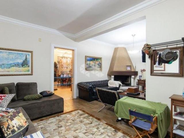 Bela casa, 4 quartos com 1 suíte, bairro Boa Vista, Porto Alegre/RS
