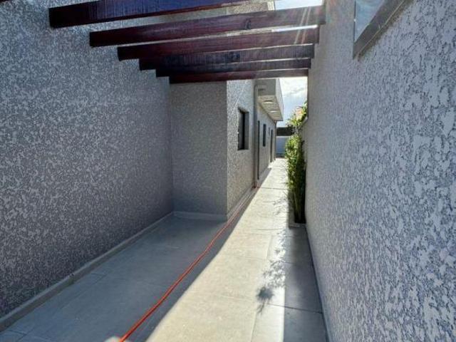 BELA CASA COM LINDO ACABAMENTO NA CIDADE DE ITANHAÉM À VENDA!