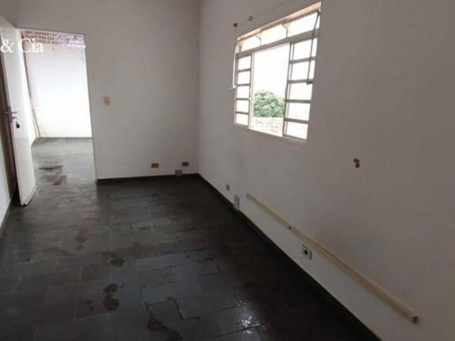 Bela Casa com Piscina e Edícula à Venda