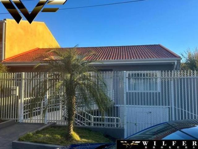 BELA CASA COM 3 PAVIMENTOS EM CURITIBA! IMÓVEL EM
