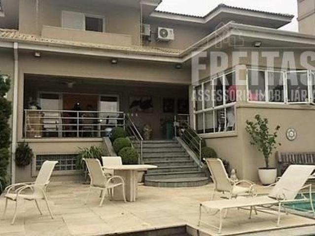 BELA CASA A VENDA EM ALPHAVILLE RESIDENCIAL TAMBORÉ 3