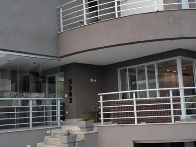 BELA CASA A VENDA EM ALPHAVILLE RESIDENCIAL TAMBORÉ 10