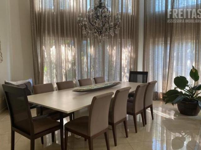 BELA CASA A VENDA EM ALPHAVILLE RESIDENCIAL TAMBORÉ 2