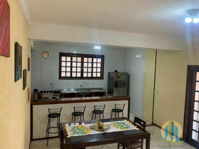Bela Casa à Venda em Santana de Parnaíba / SP
