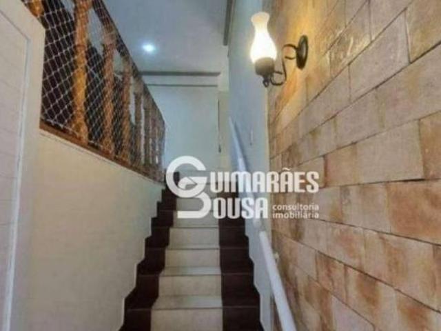 Bela Casa à Venda no Jardim Flora – Vinhedo/SP | Residencial com Salão Comercial