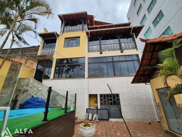 BELA CASA A VENDA NO SANTA CECÍLIA COM AREA DE LAZER E CHURRASQUEIRA