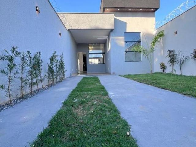 Bela Casa a Venda no Setor Barra da Tijuca Goiânia GO
