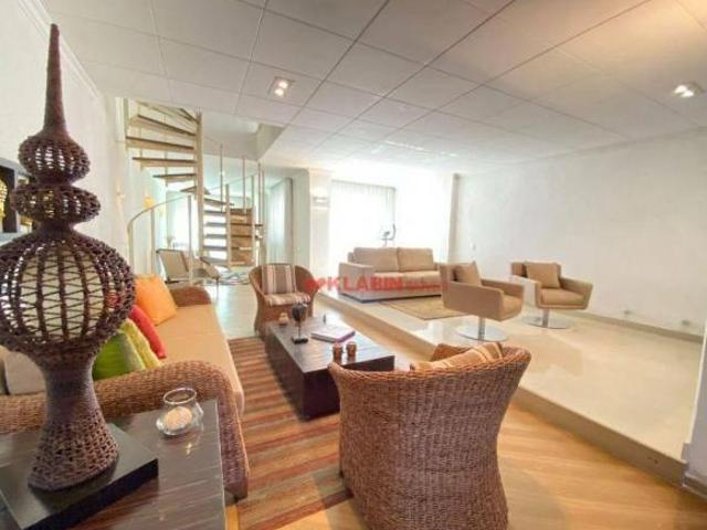 Bela Casa de 215m² na Aclimação com vista para o Parque, 3 Quartos, 4 Salas em Conceito Aberto, 2 va