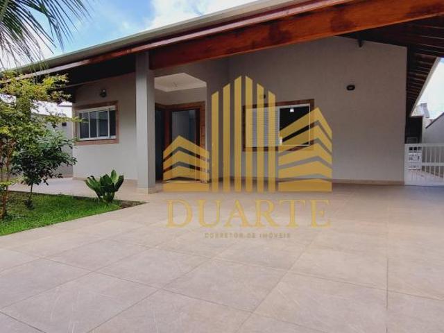 Bela Casa de Alto Padrão de 270m2 a Venda no Sumaré em Caraguatatuba SP