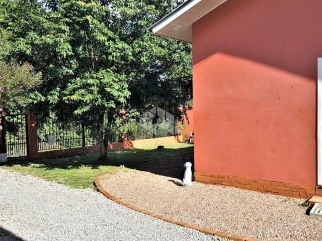 Bela casa de alvenaria com edícula aos fundos na Vila Germânia