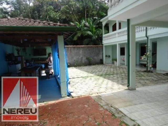 BELA CASA DE SOBRADO EM JUQUITIBA/SP À APENAS 200 METROS DO ASFALTO