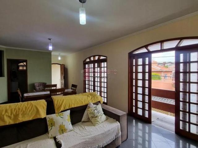 BELA CASA DE USO MISTO COM PISCINA À VENDA NO BAIRRO PARQUE DA REPRESA EM JUNDIAÍ/SP