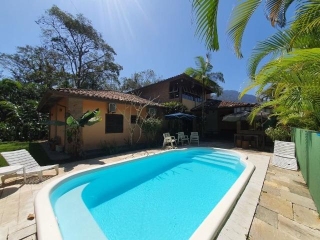 Bela casa disponível para locação de temporada, a 400m da areia Jo13
