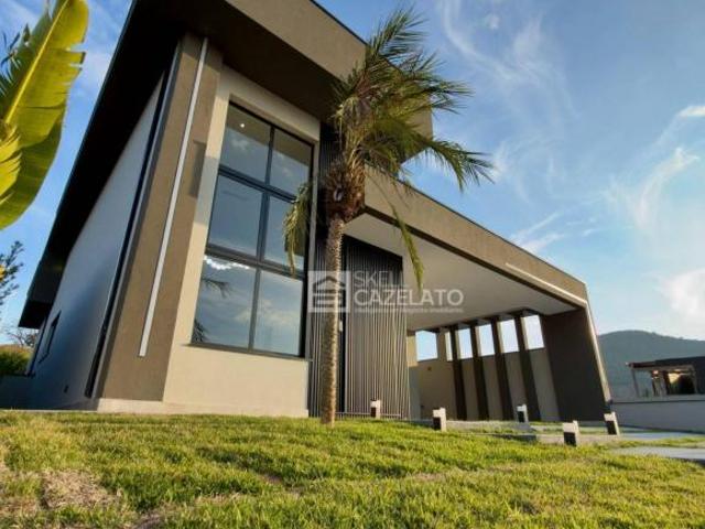 Bela Casa em Condomínio com 3 Suítes à venda, 162 m² por R$ 1.690.000 Laranja Azeda Atibaia/SP