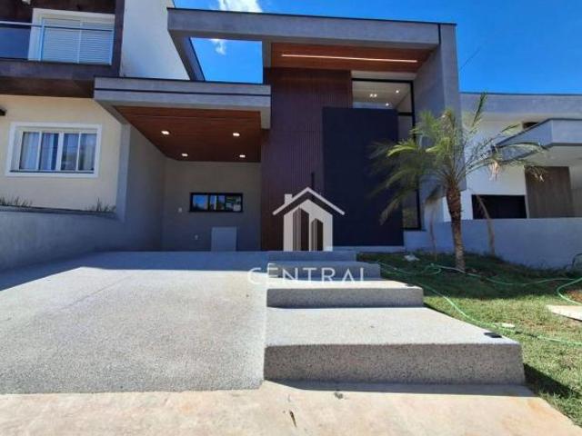 Bela casa em condomínio fechado