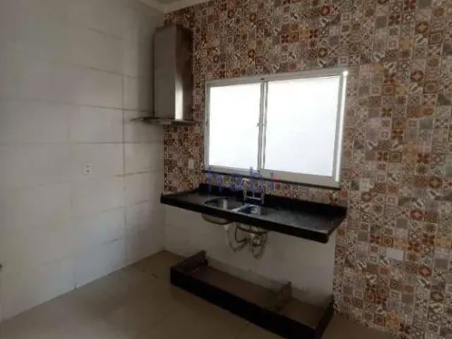 Bela casa em condomínio fechado