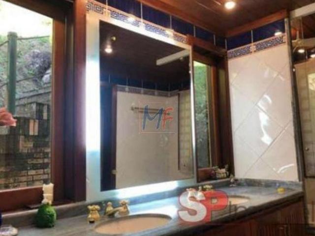 Bela casa em Ubatuba, 500m² a.u 4 quartos 1 suíte, salas, varanda, cozinha, piscina, churrasquei