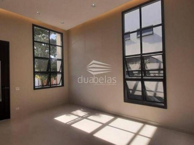 Bela Casa Nova à Venda – Condomínio Terras do Vale, Caçapava