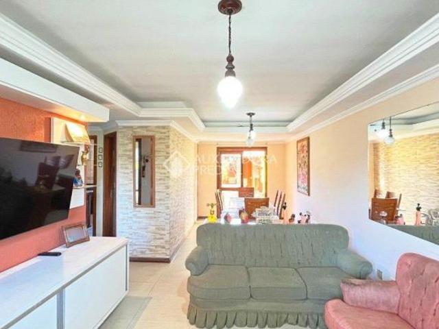 Bela Casa Sobrado em meio a natureza!