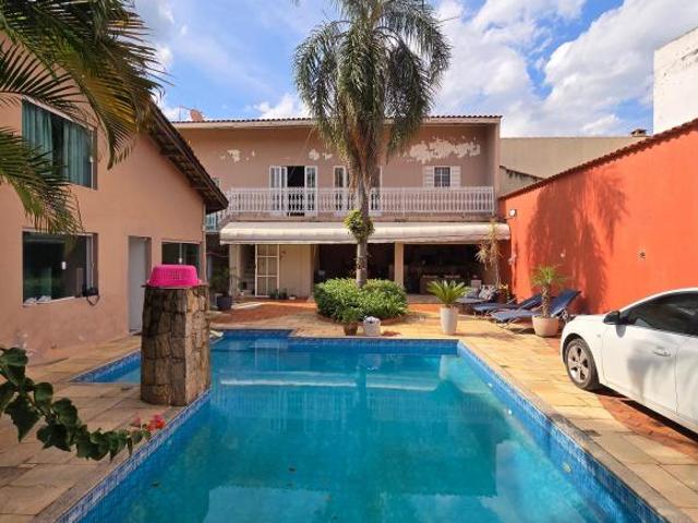 BELA CASA RESIDENCIAL OU FINS COMERCIAL NO BAIRRO PARQUE SÃO BENTO EM AV