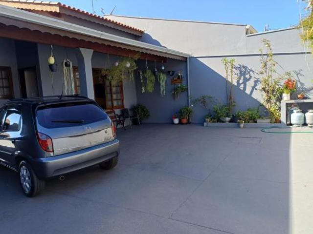 Bela casa térrea à venda com 3 quartos, sendo uma suíte no bairro Caxambu, Jundiaí SP