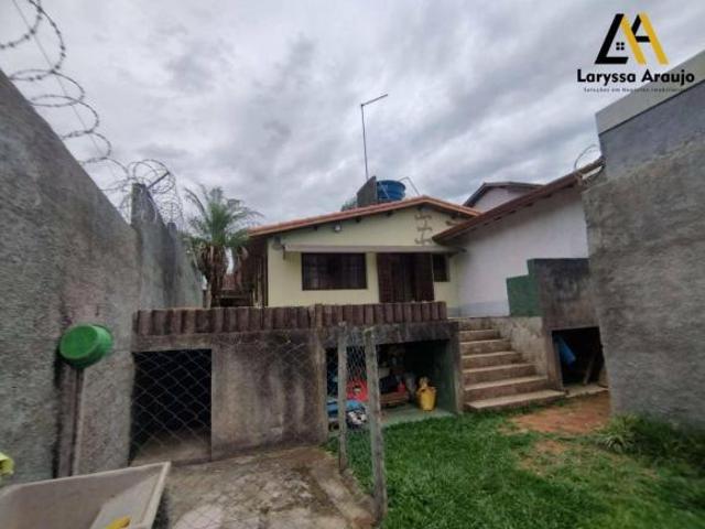 Bela Casa Térrea, Apta a Financiamento Bancário, com 03 Suítes, a Venda em Caucaia do Alto, Cotia/Sp