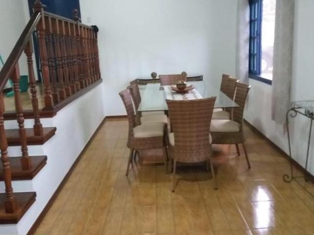 BELA CHÁCARA A VENDA COM 04 DORMITORIOS E UMA BELA AREA GOURMET