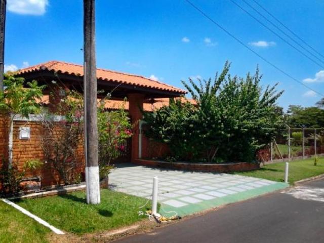 Bela chácara a venda no condomínio fechado Vitassay em Boituva, interior de São Paulo
