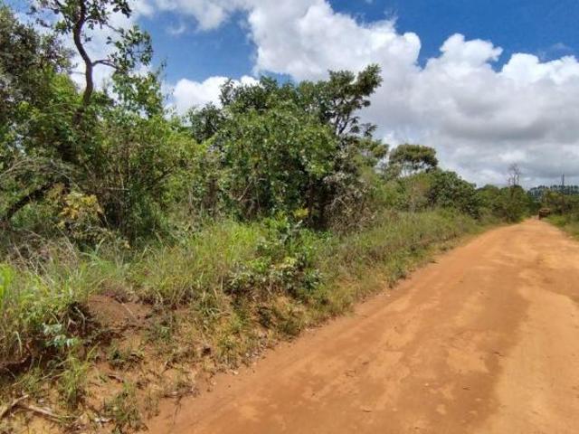 Bela chácara de esquina no Lago Oeste, mata preservada e localização excelente