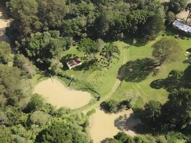 BELA CHÁCARA EM S. J. DOS PINHAIS | 3 RESIDÊNCIAS | FUJA DO STRESS
