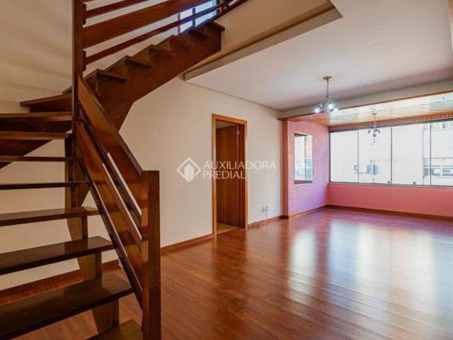 BELA COBERTURA DE 208M² COM PISCINA NO MONT SERRAT