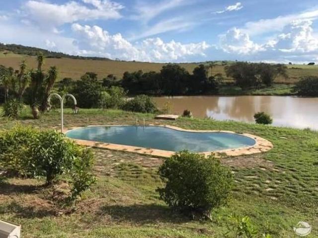 BELA FAZENDA, COM CASA SEDE MUITO BOA E REPRESAS EM CATALÃO/ GO