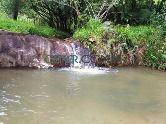 Bela Fazenda de 80 ha com Sede antiga e a 70 Km de Belo Horizonte em Moeda MG