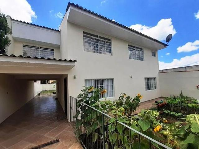 Bela Residência com 213,54 m² Pinhais Jd. Alto Tarumã