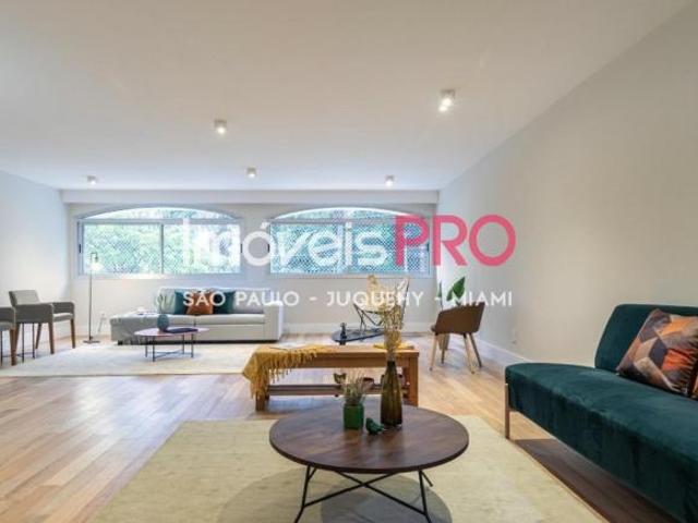 Bela Vista 263m2 com 4 dormitórios 2 suítes e 2 vagas