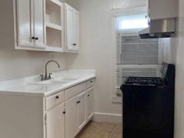 BELC 08 1 Bedroom Apartment for Rent at 443 W Florence Ave, Los Angeles, CA 90003