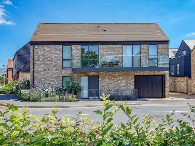 Belfry Crescent, Little Waltham. 4 bed detached house for sale.