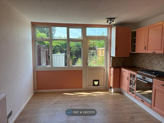 Belgrave Walk, Mitcham CR4, Room to rent, £800 pcm | PrimeLocation